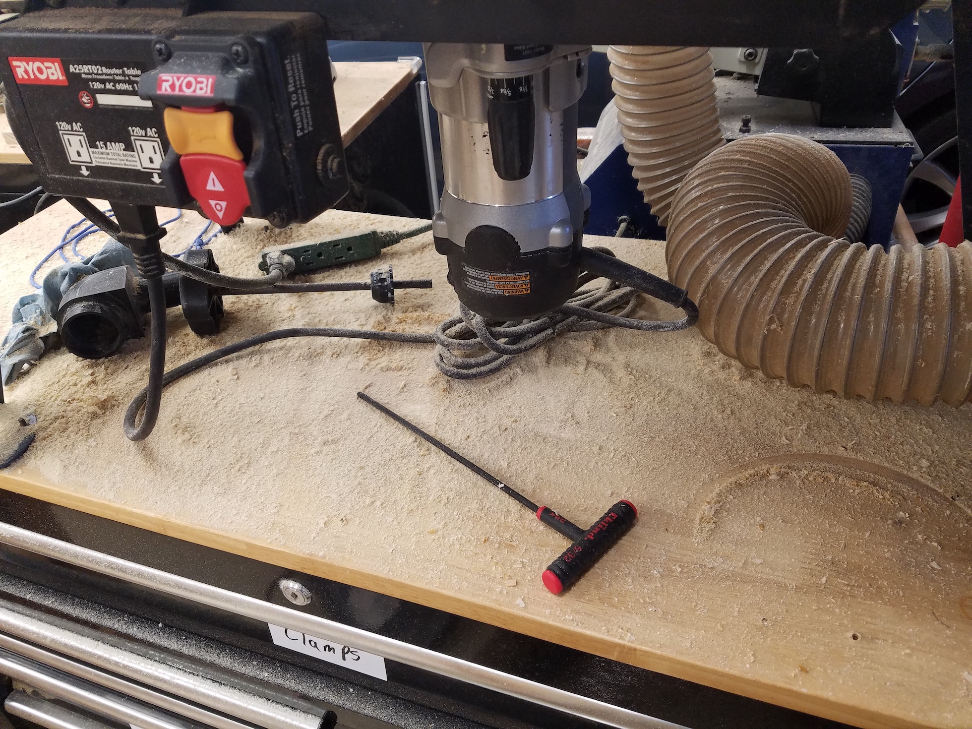 Router Table Dust Collection | Kilted Craft Works